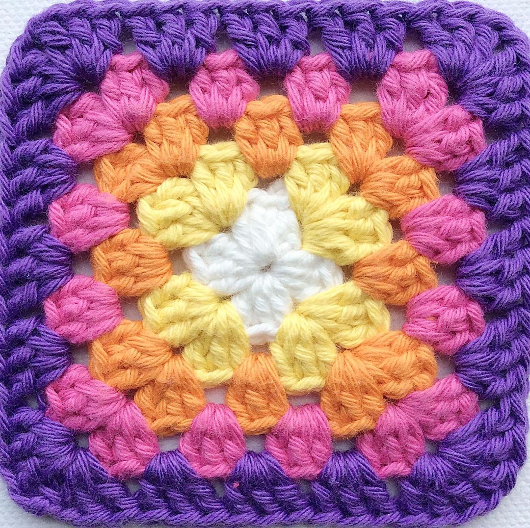 Basic Crochet Granny Square - Crochet Pattern - harmonythreads ...